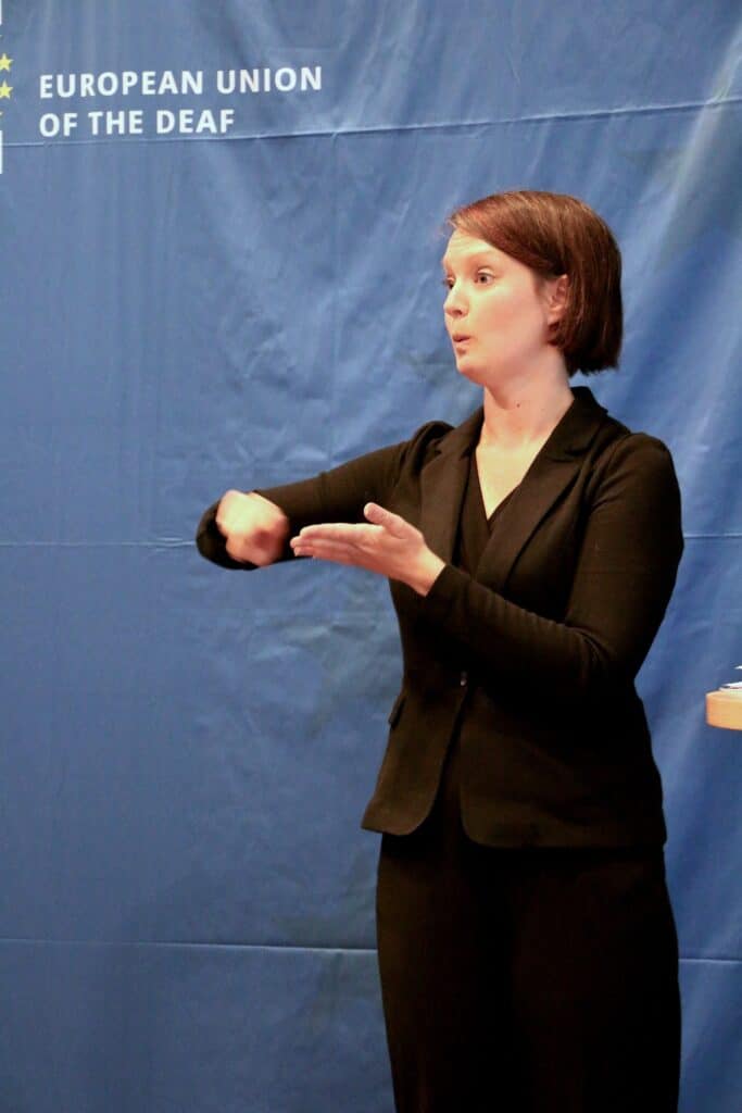 Summary: Deaf Rights to Community Support - European Union of the Deaf