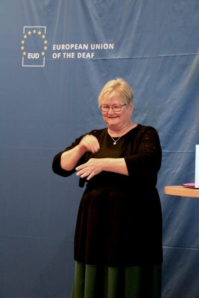 Summary: Deaf Rights to Community Support - European Union of the Deaf